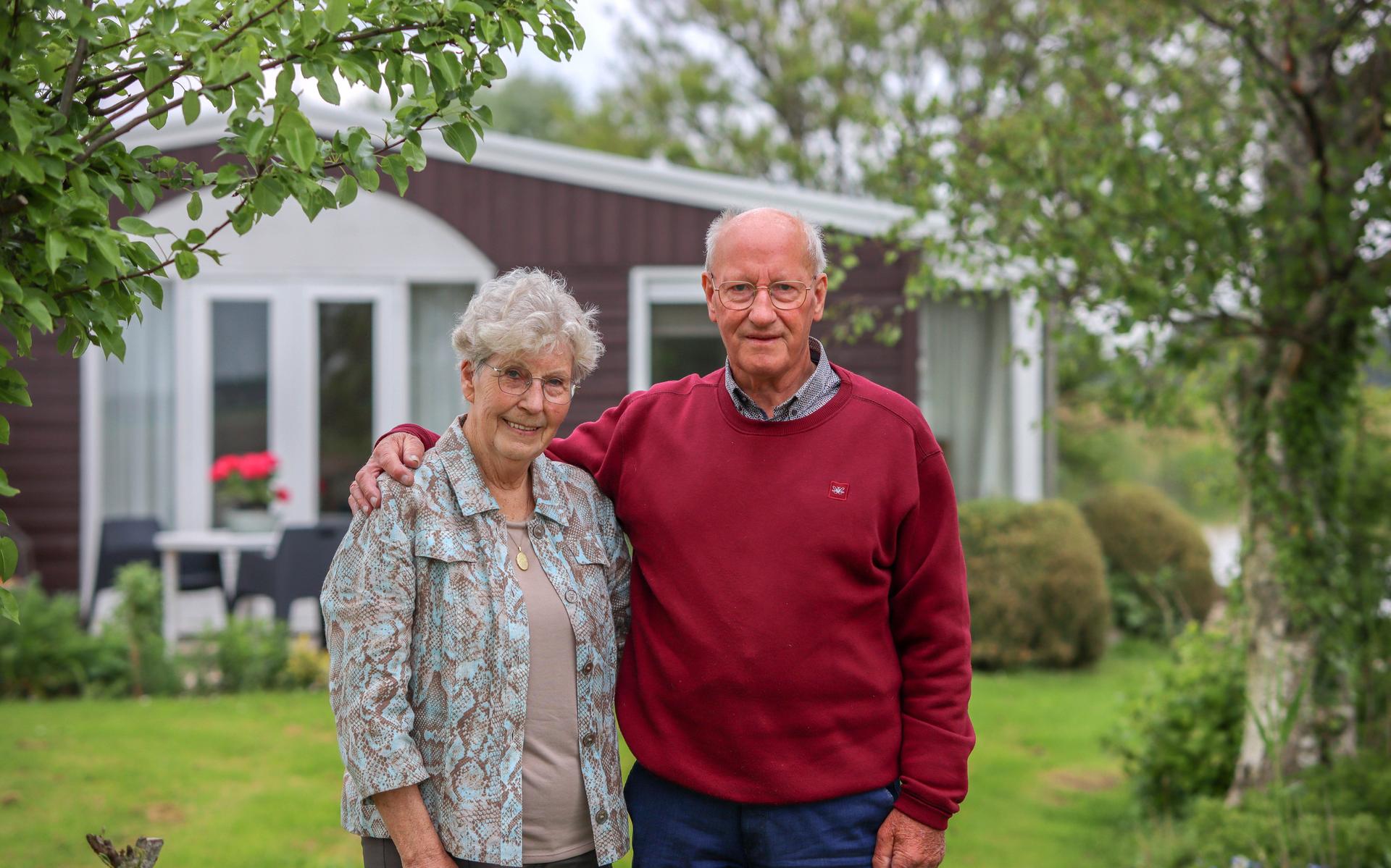 Dagelijks zijn Rients (85) en Sjoukje (79) uit Achlum in de weer voor ...