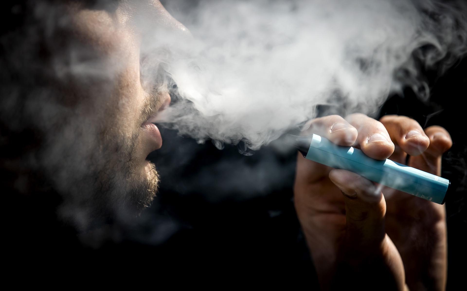De vape met een smaakje is straks verboden, maar experts vrezen dat de ...